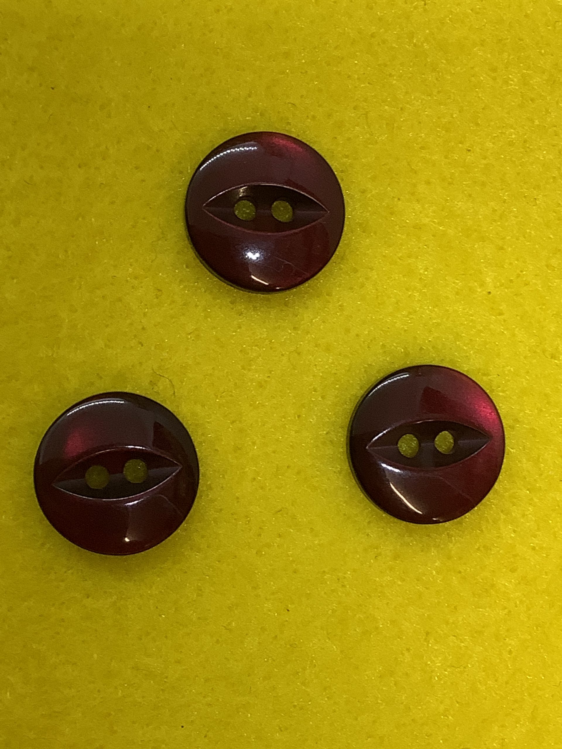 Buttons Burgundy 13mm Fish Eye (12) - The Dropped Stitch