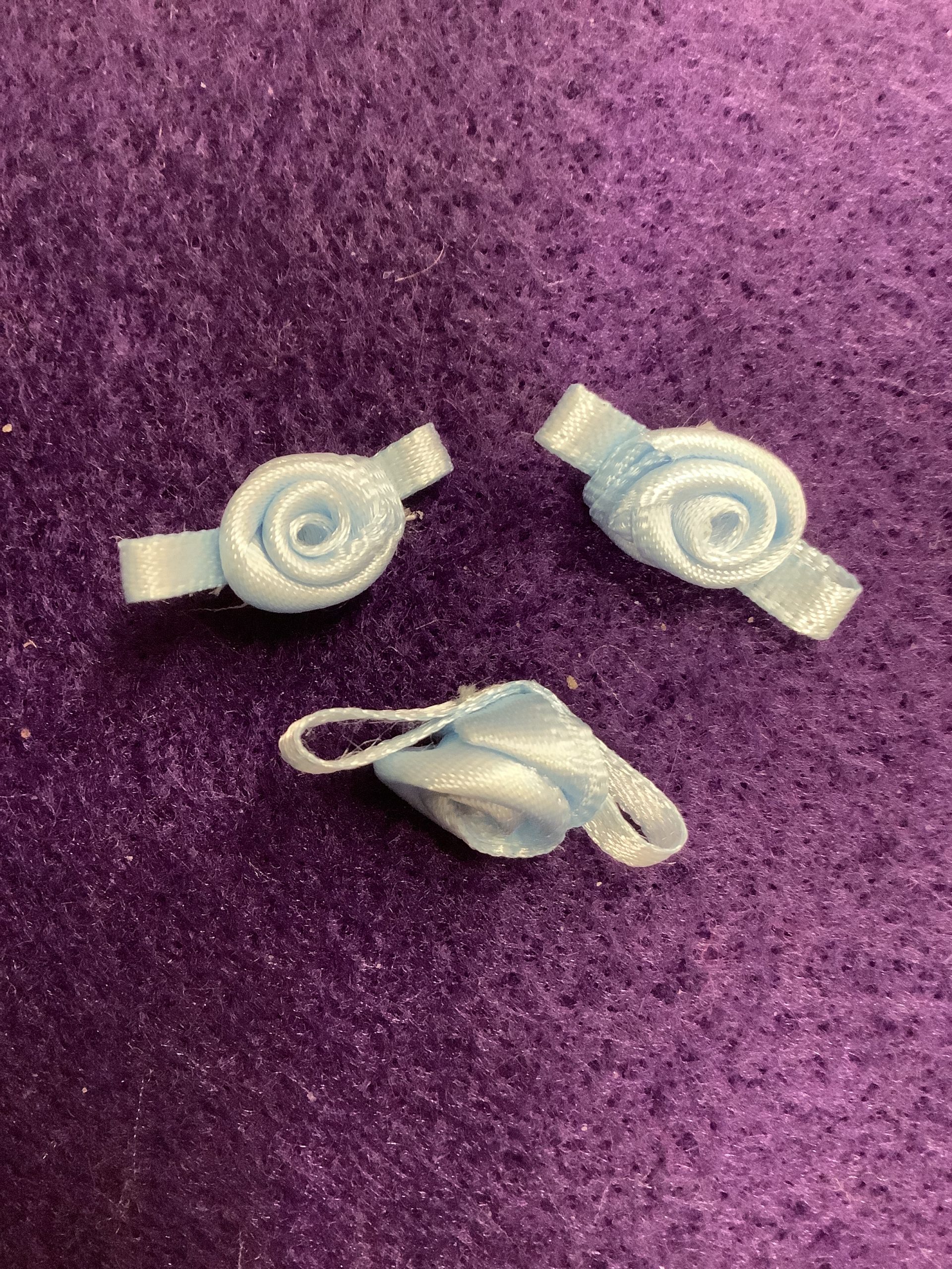 Baby Blue Ribbon Flower with Baby Blue Leaves (RF32) - The Dropped Stitch