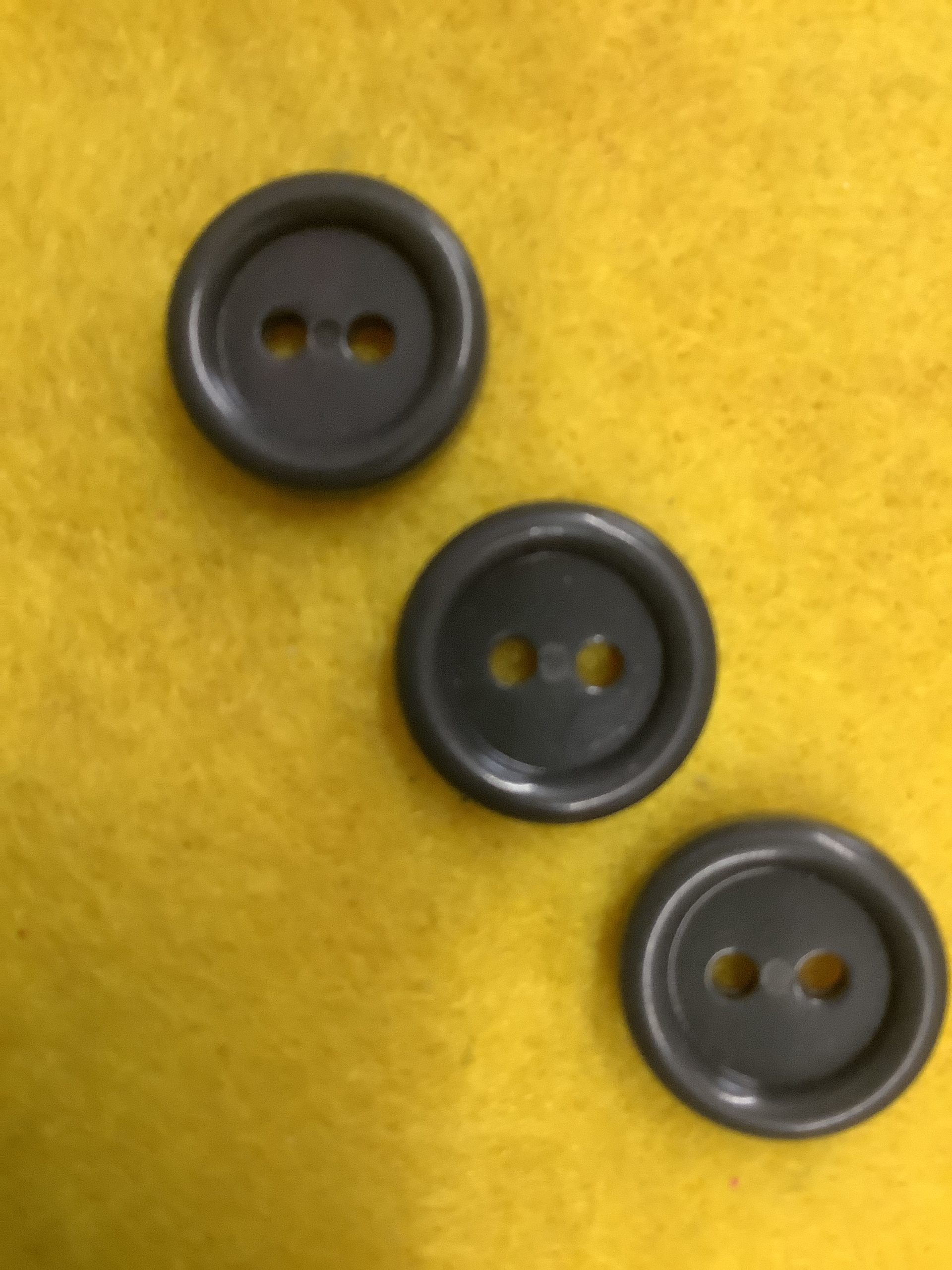 Buttons Grey with Raised Edge 14mm (140) - The Dropped Stitch