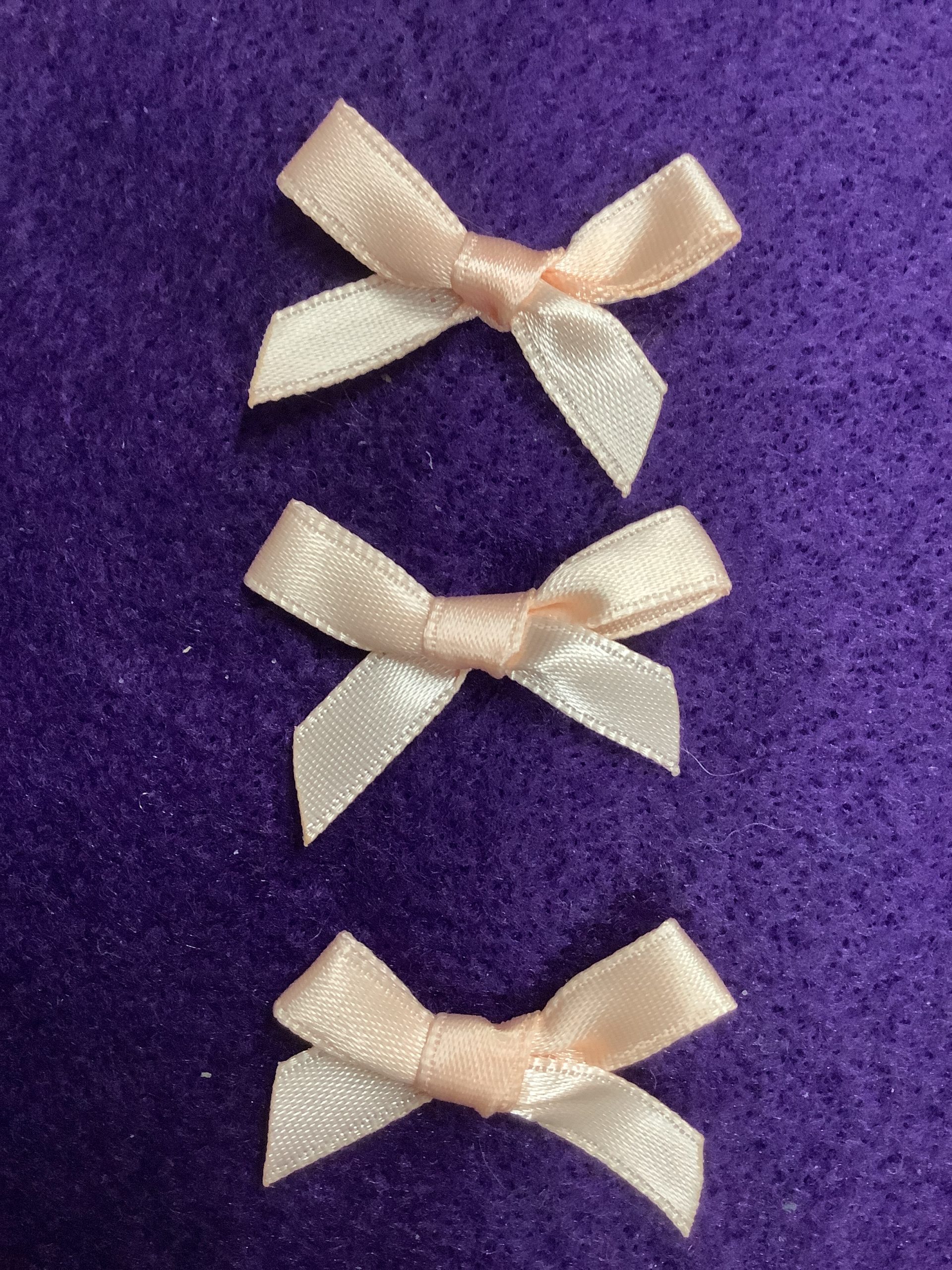 Ribbon Bow Apricot 20x35mm (RB54) - The Dropped Stitch